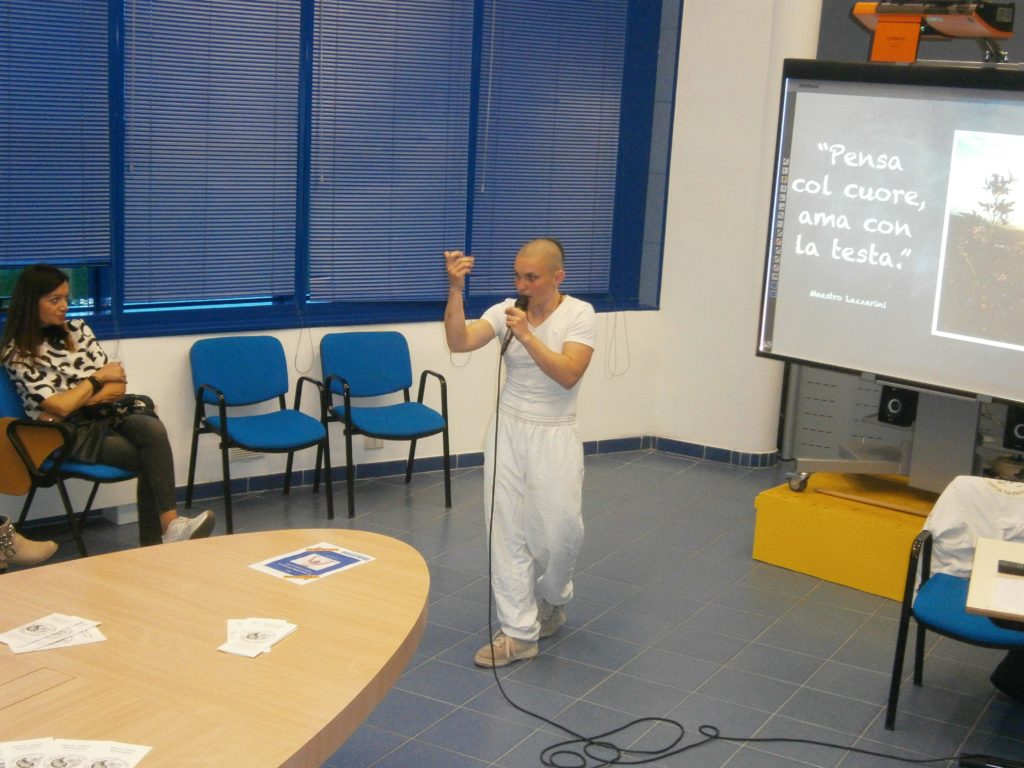 “Pensa col cuore, ama con la testa”. Laura Perrone insegna l’arte della ...